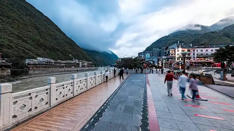 泸定:探秘高海拔带来的独特魅力