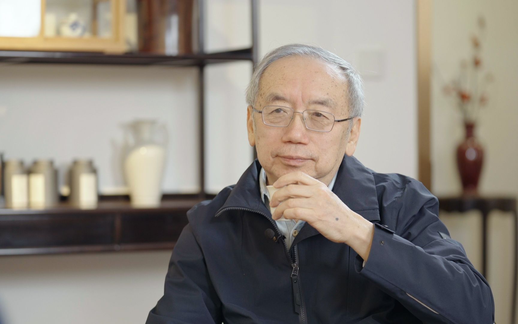王小鲁:建议政府支出多用在民生保障,进而改变长期消费不足