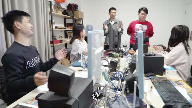 老板花25万请人设计的LOGO