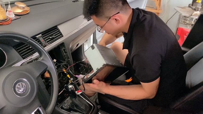 1000元网上买的车载中控大屏,到底值不值?听听安装师傅怎么说