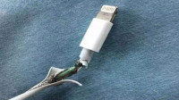 手机充电线断了怎么办?一根吸管搞定,快去看看