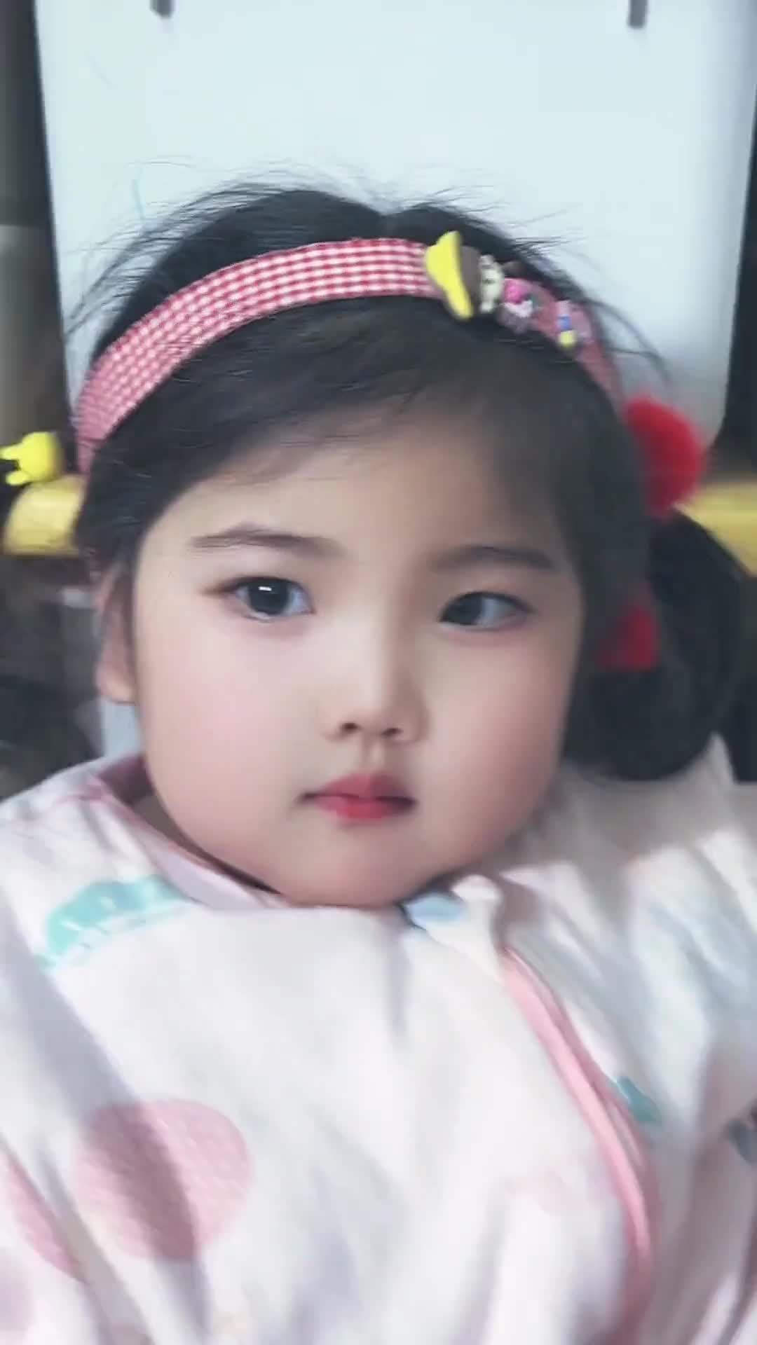 我前天#晒闺女 昨天晒闺女 今天晒闺女 明天晒闺女 后天还晒闺女 馋死...