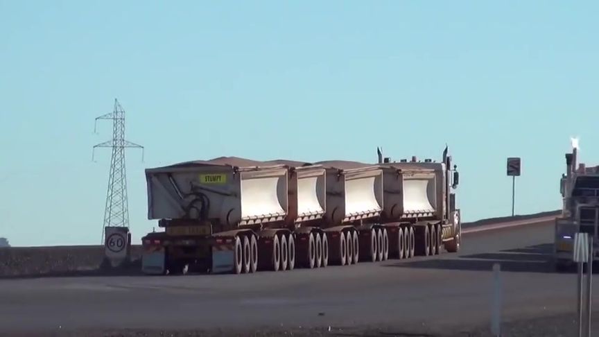汽车列车,公路上行驶的火车,真能拉,倒车怎么办?