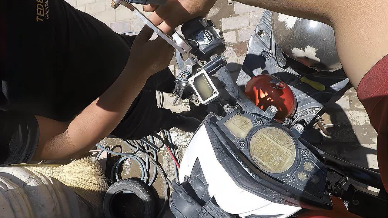 天热电动车碟刹抱死怎么.