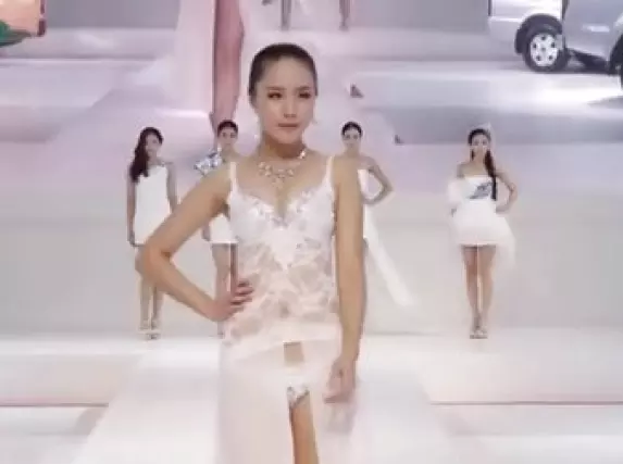 2013广州车展美女车模