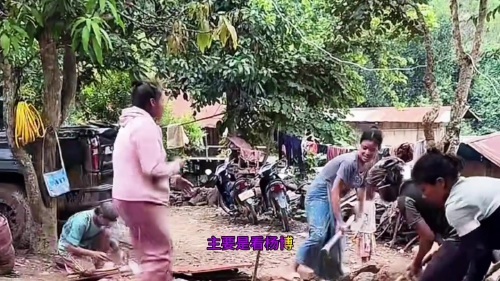 打地坪的时候,混凝土标号搞高一点,不然地坪打了跟没打一样