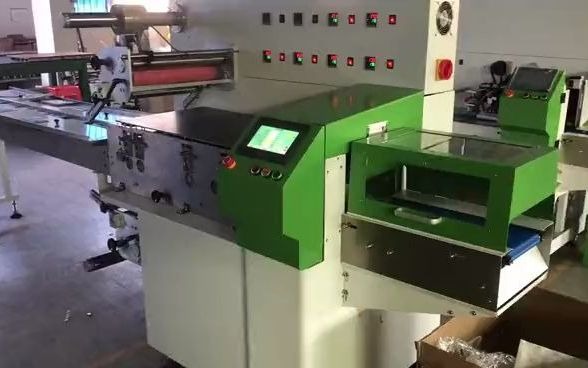 QD-250四边封纸塑口罩包装机