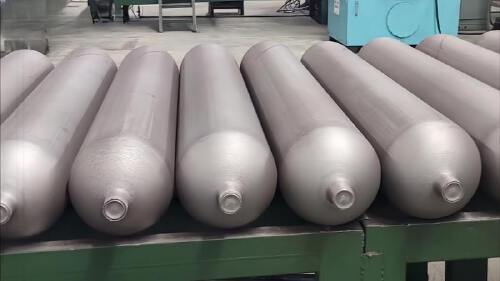 揭秘世界级制造!碳纤维缠绕中国超级高压瓶,内部画面首次曝光