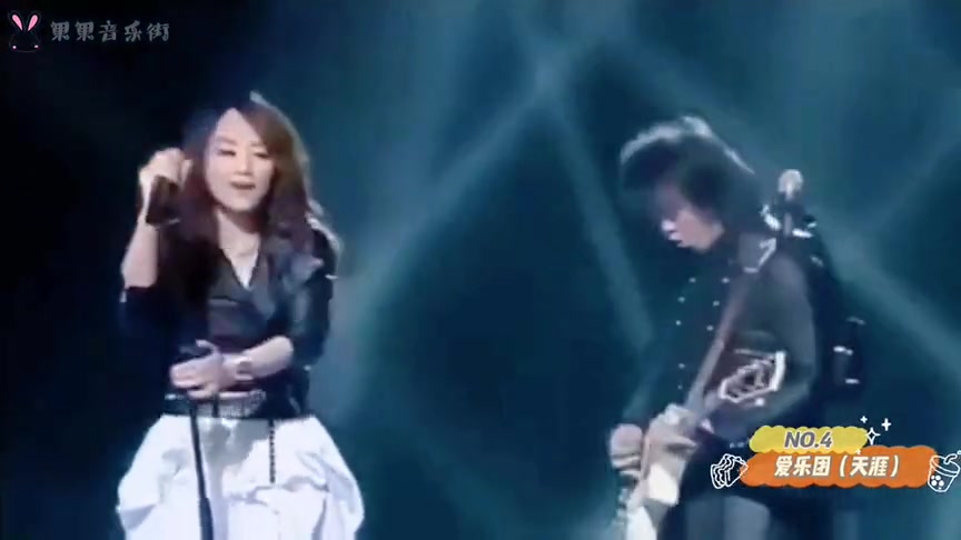 曾经最火的四个“男女组合”,如今只剩凤凰传奇,网友:太可惜!