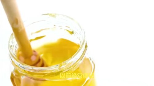 蜂蜜柠檬水真能美白排毒?揭秘它的惊人功效与隐藏禁忌!