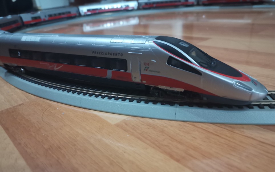 【HO火车模型跑车视频•CRH5的意大利原版车ETR610跑车视频哟_(:...