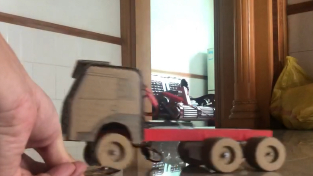 diy在家自制的纸板比例重型卡车6x4rc