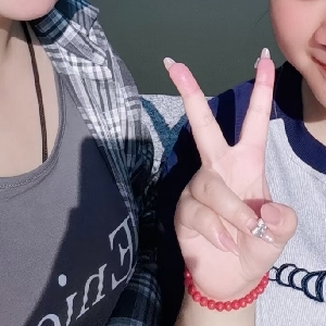 开心果里有只乐 