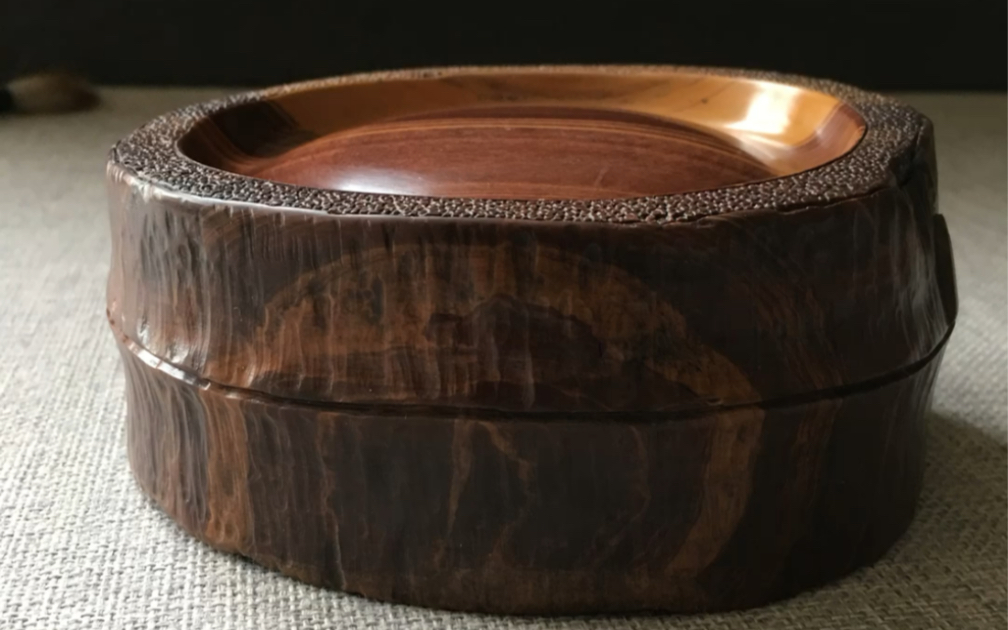 砚石摆件,砚的功能性没问题,比较厚实,用作文房器茶道摆件也不错,润细...