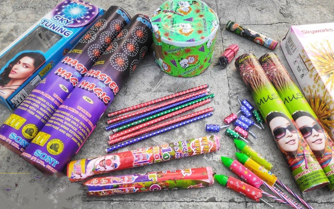 【烟花热门鉴定】彩色烟雾烟花与火药爆炸烟花你更喜欢哪一种?观感...