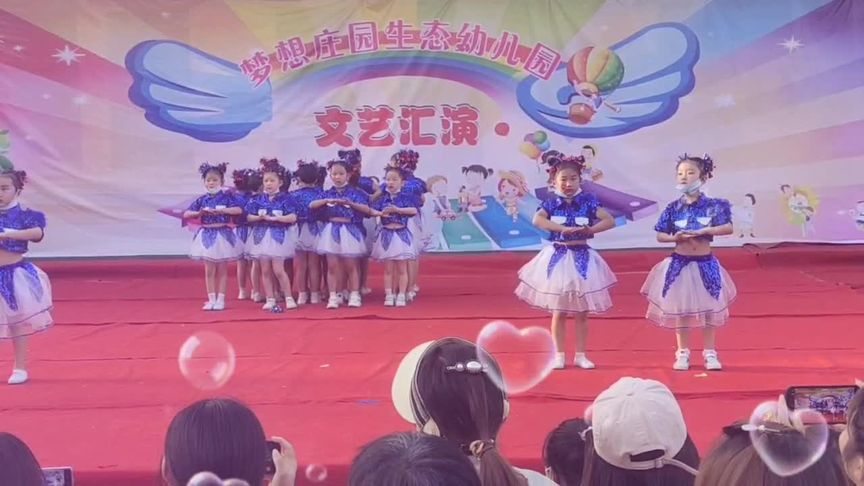 舞蹈:最美逆行者#演出现场 #孩子们棒棒哒 #学舞蹈的孩子最美丽