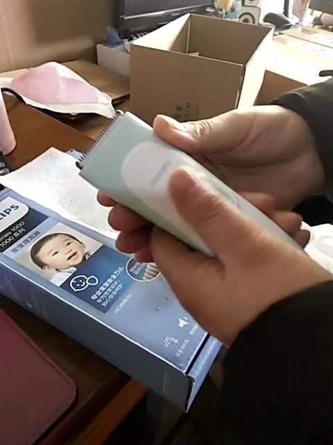 飞利浦理发器HC1066如何取下和安装刀头