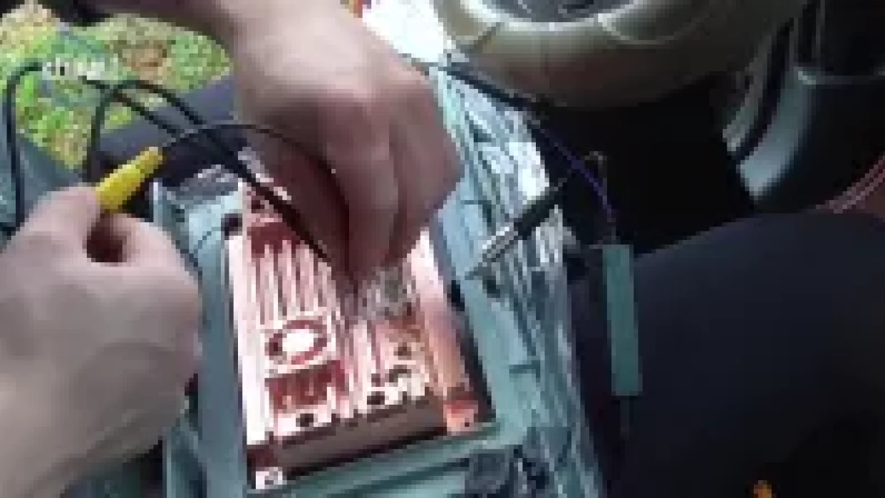 看老司机给新朗逸改装大屏导航,几分钟里面变高大上