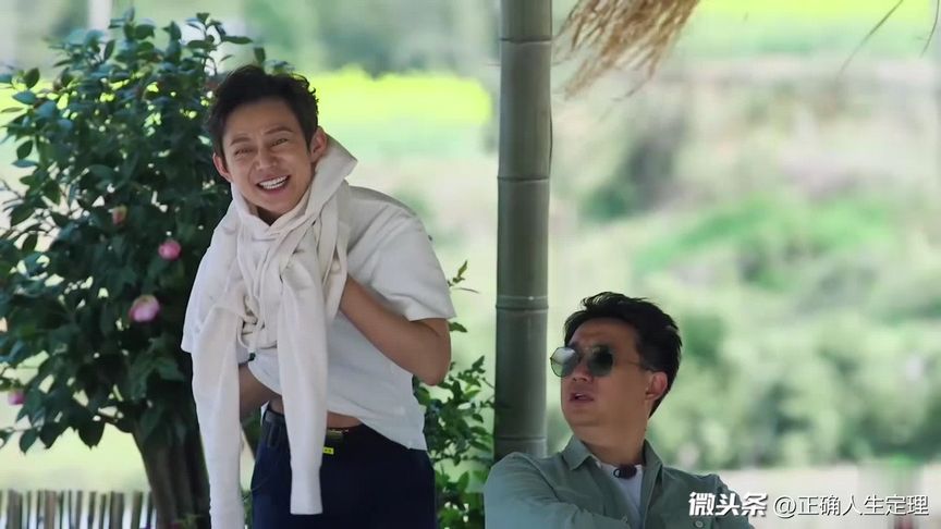 “老司机”黄磊开车:毛重就是有毛,净重就是没毛呗!