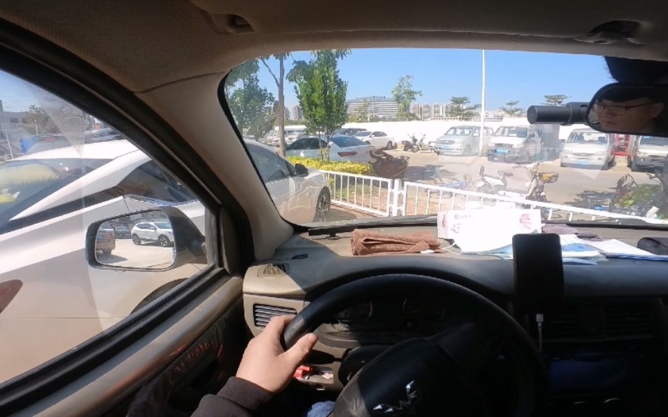 就这破车,我开不死它!叮咣响面包车第一视角