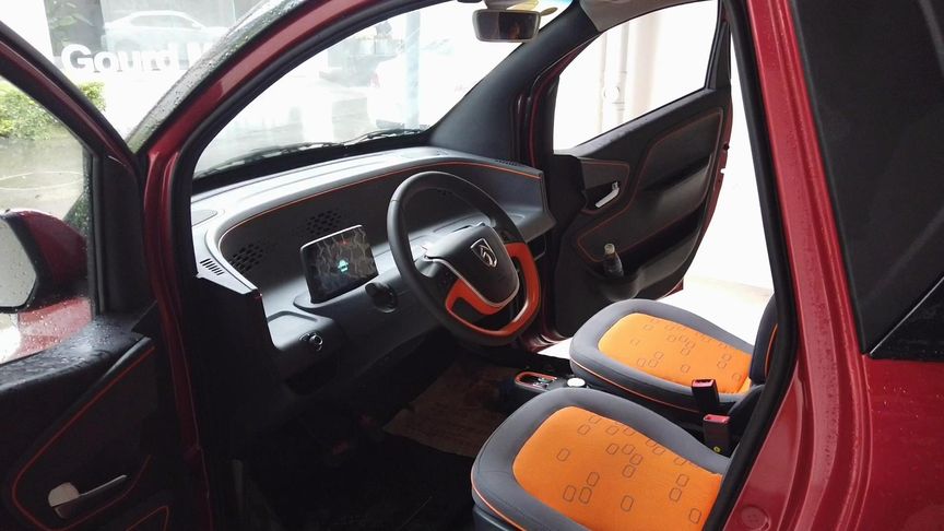 4万块的电动车,宝骏却在车内做出了细节感