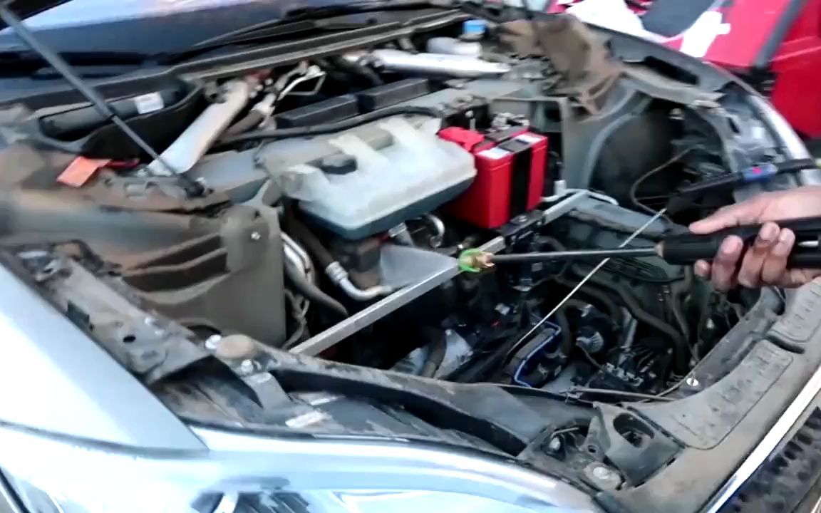 特斯拉Tesla Model S水淹车,清洗前机舱仪表台—新能源汽车维修