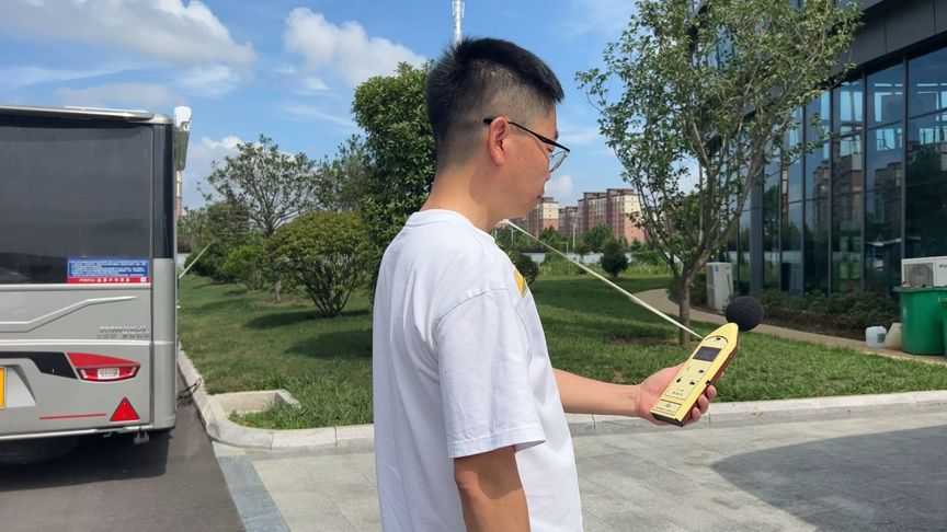大驰蛮牛房车测试,图雅诺与依维柯底盘噪音测试,基本打平手