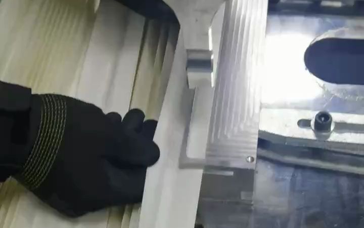 轻松实现高效封口:折叠过滤网封口机让你的生产线更加智能化