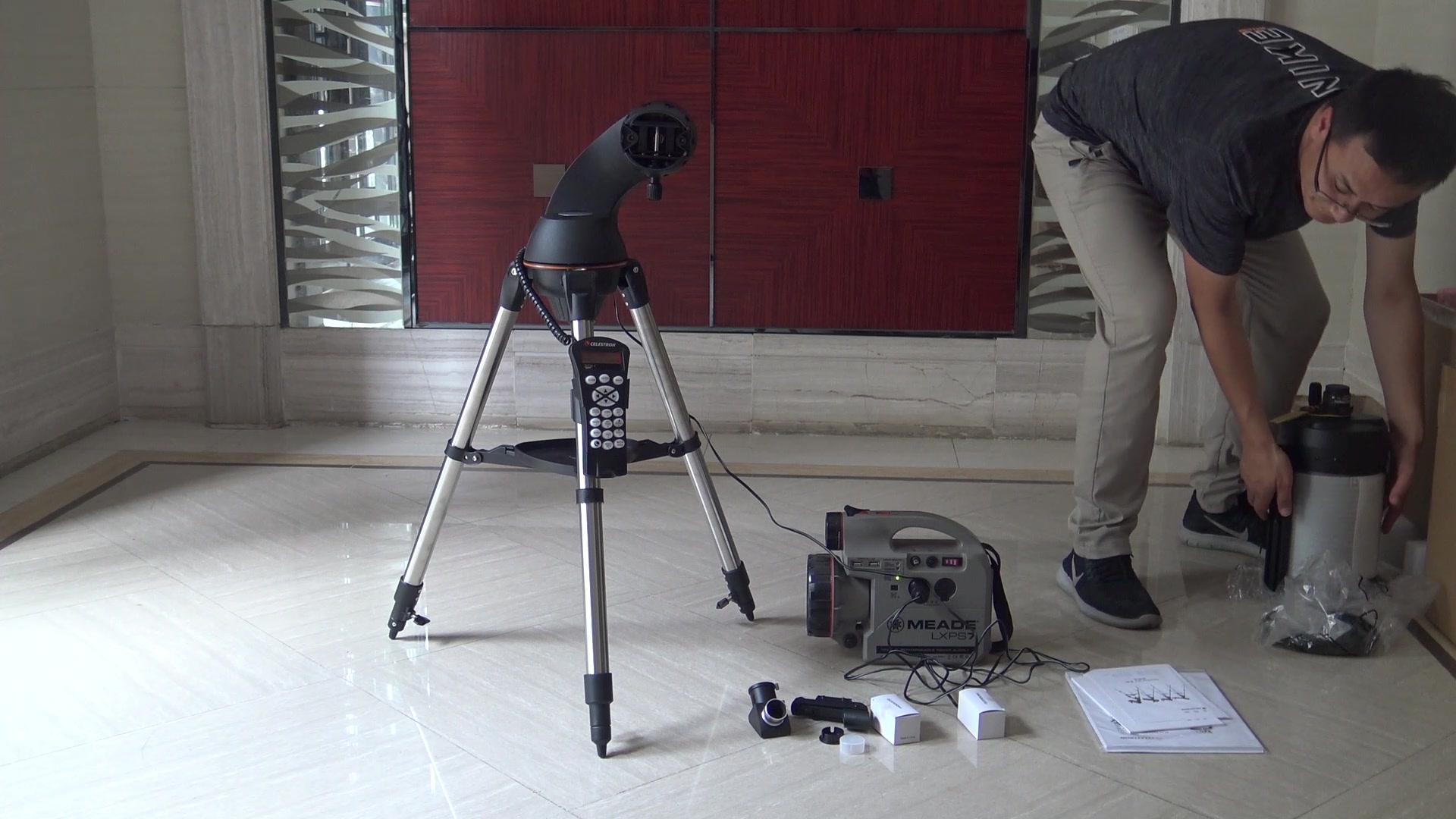 星特朗天文望远镜150SLT开箱及简单操作使用视频