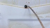 疏通电冰箱排水孔