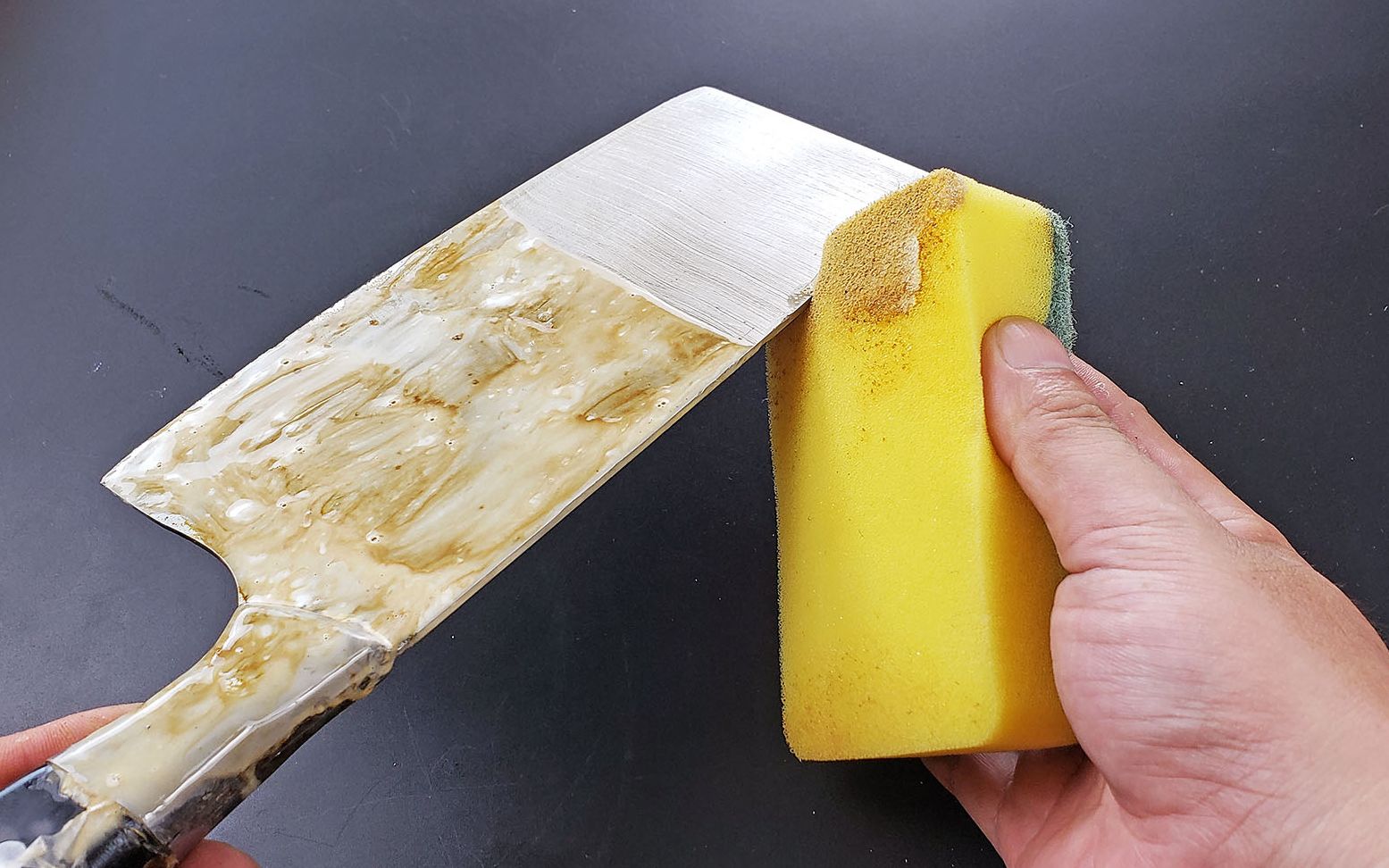 才知道除锈这么简单,家里2样东西一抹,立马光亮如新,方法真棒