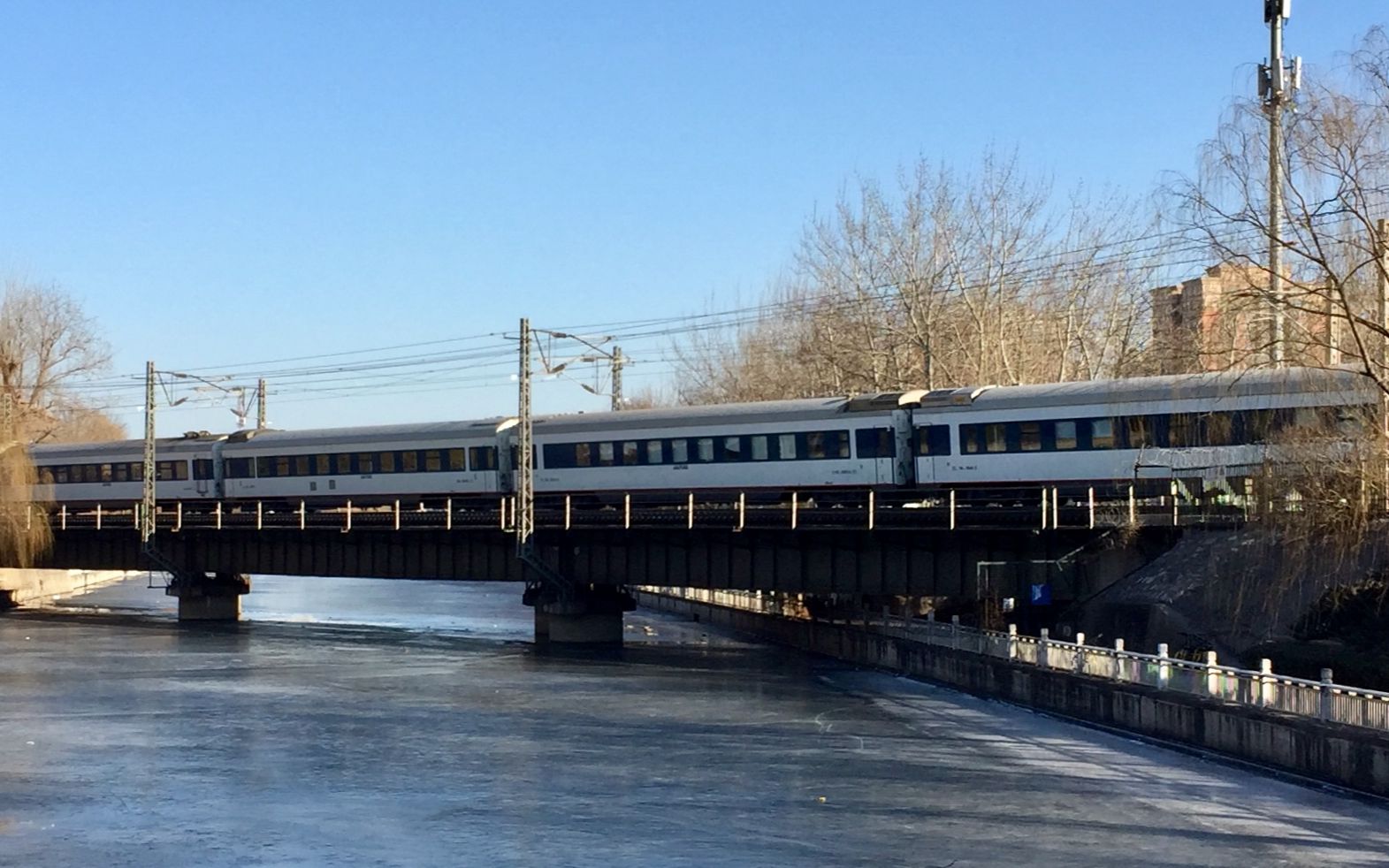 【原色系列】Z179次列车通过北京外城南护城河