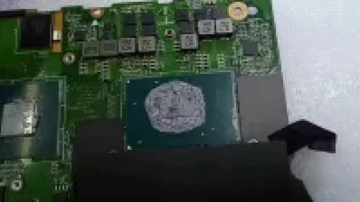 粉丝寄修的华硕笔记本不开,维修成本一毛钱,收费300元,黑吗?