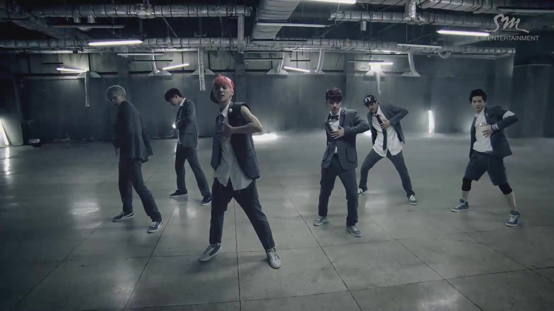 【EXO】growl(咆哮) 一镜到底中文版MV