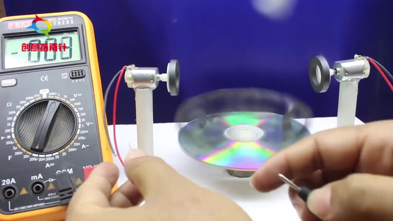 磁铁制作的发电机,还不需要提供动力,谁知道这是什么原理吗