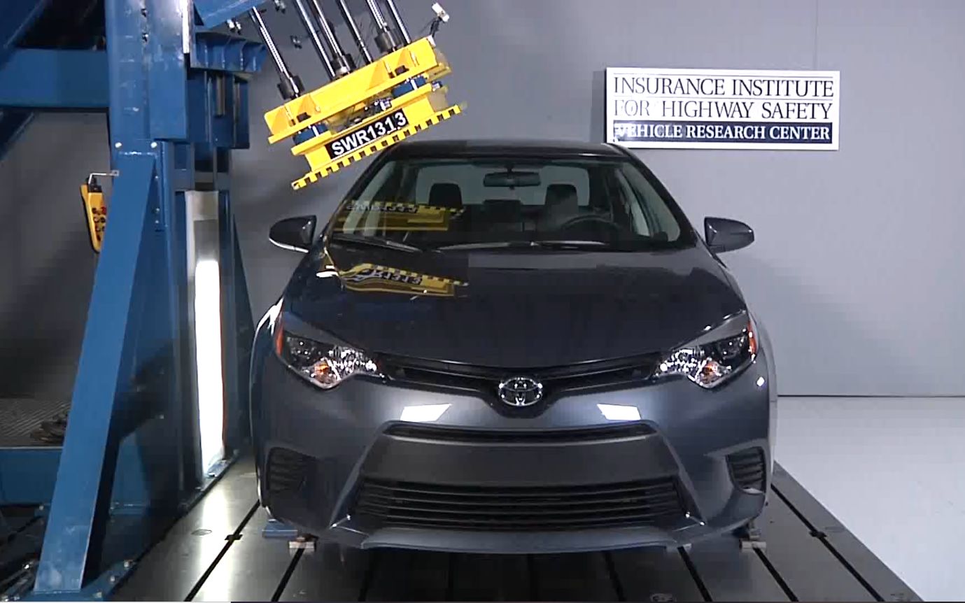 2014款 丰田 卡罗拉 美国高速安全保险协会 车顶强度测试