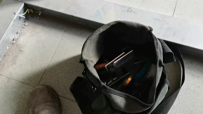 维修时你是选万用表还是钳表