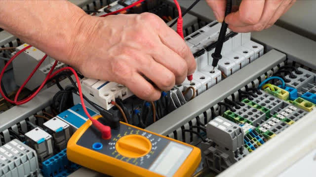 数字万用表使用方法各档位作用讲解教程