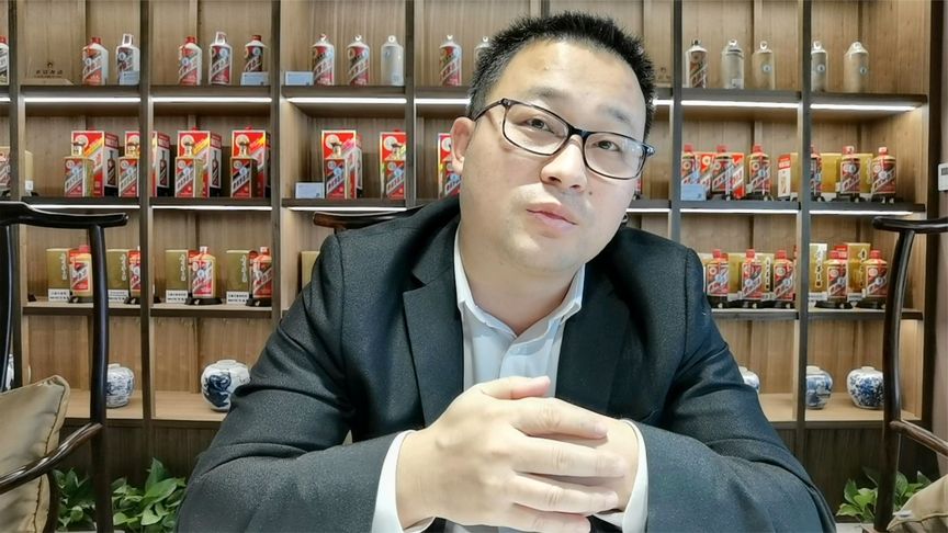 开一家烟酒专卖店如何去定位如何去经营?听老黄来给你分析分析