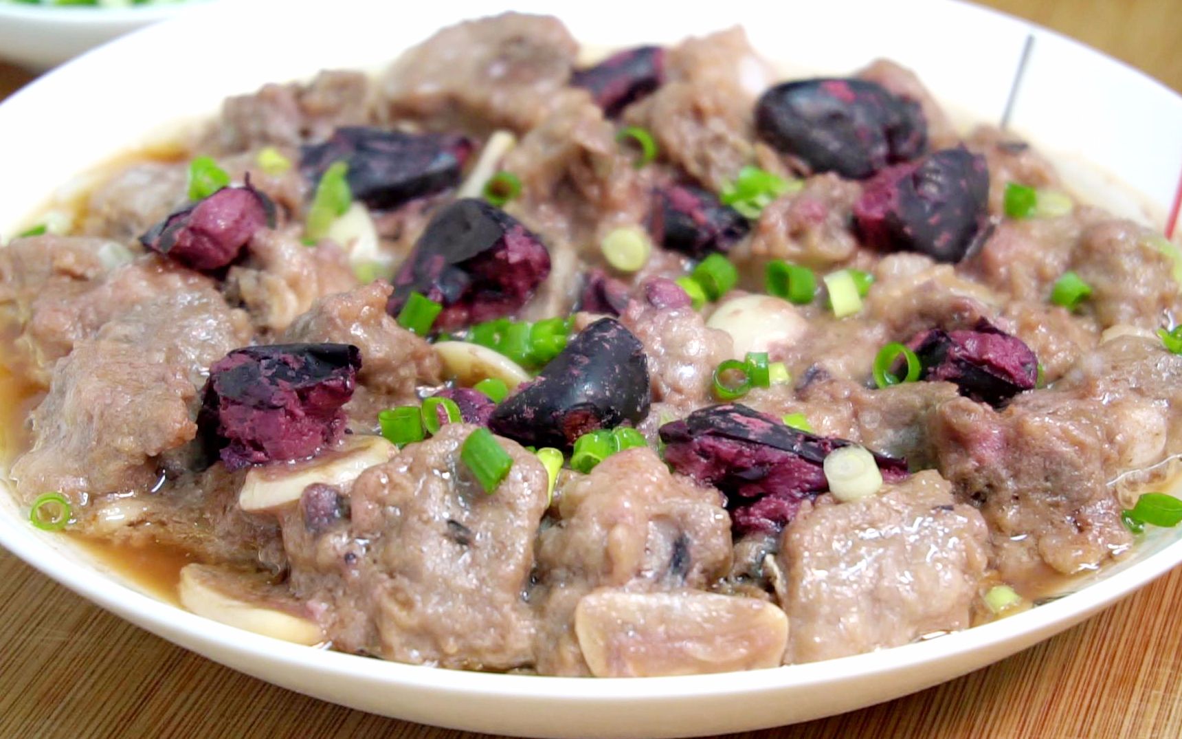 1斤排骨1碗榄角,试试客家这种新鲜做法,榄香四溢,好吃又解馋