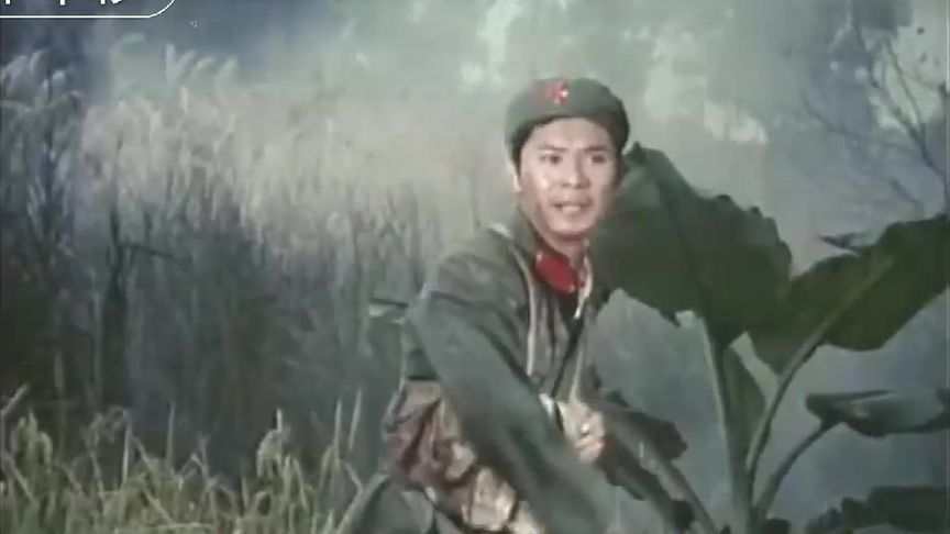 自卫反击战,一部被遗忘的战争老电影,解放军追击逃窜的越军!