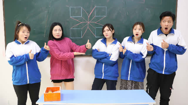 如何用四个方块画出立体图形.