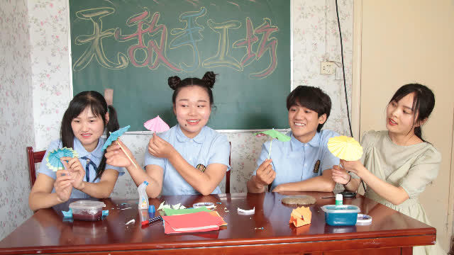 立体雨伞如何折?没想无敌轻松做出还可以收缩,真厉害