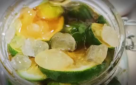百香果蜂蜜柠檬青桔蜜,夏季泡水加冰块,冬季泡热水,超好喝哟~