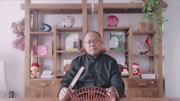 公司不是小微企业了为何还能享受六税两费减半政策?