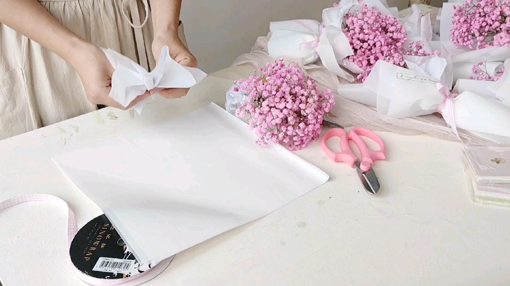媛媛的花艺频道|教师节花束|满天星小花束制作教程