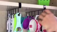 厨房的用具摆放的乱七八糟,试试这个橱柜挂钩