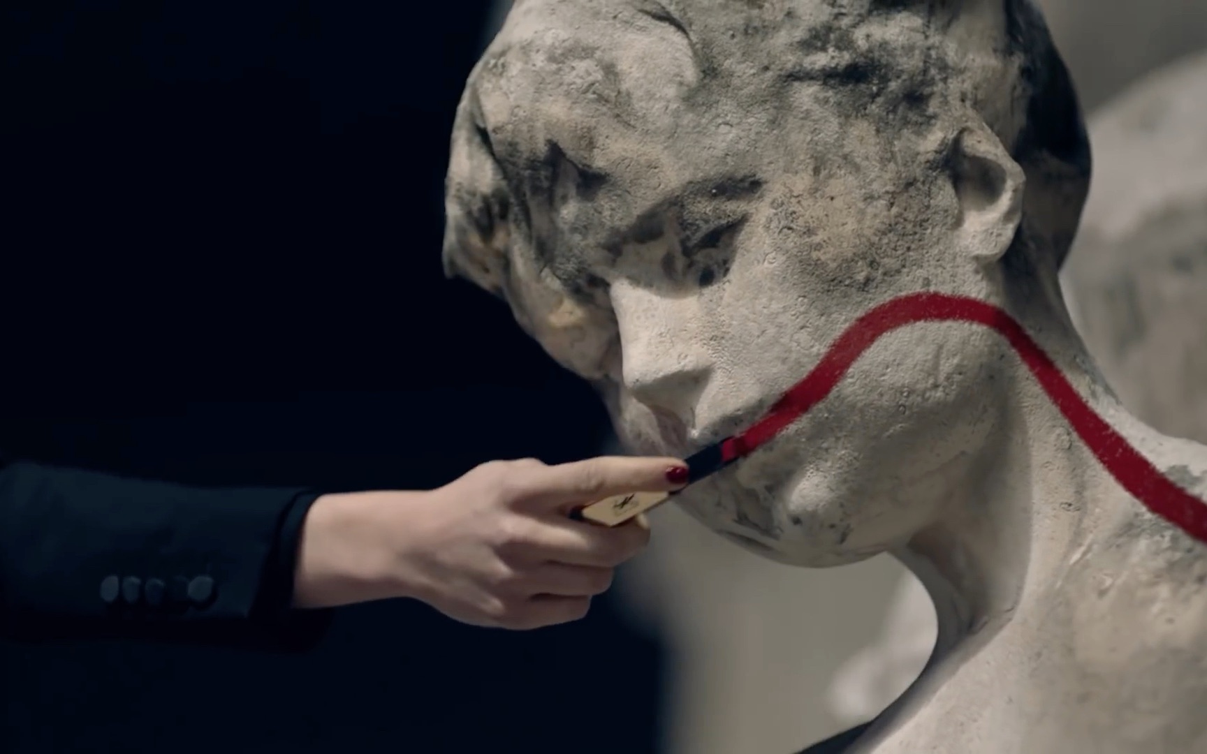 YVES SAINT LAURENT 圣罗兰 – 细管纯口红广告