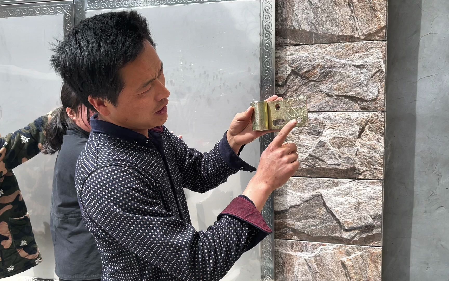 304不锈钢庭院门安装方法,掌握这几个步骤,很轻松就能装好