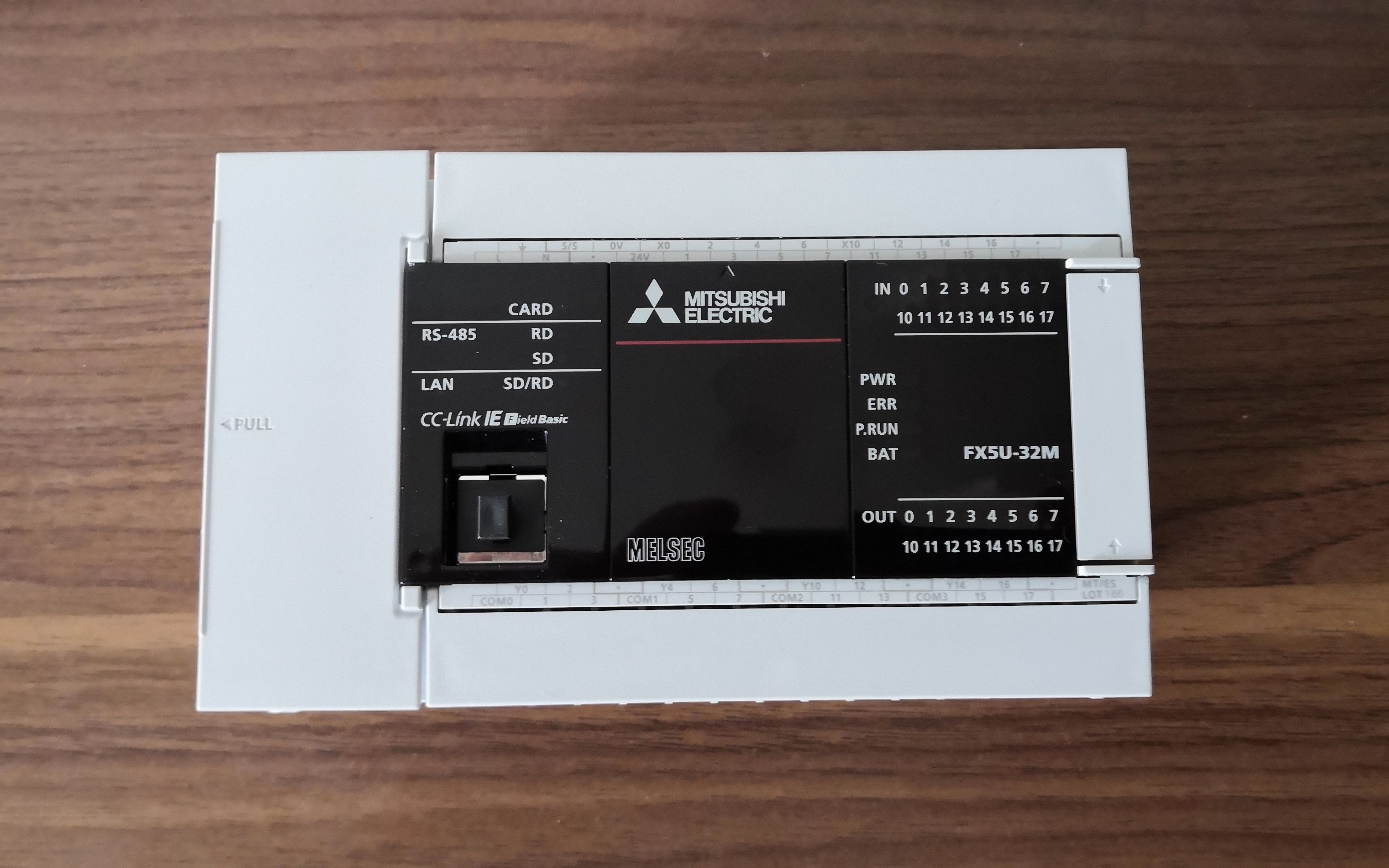 三菱FX5U无协议串口通信发送数据功能块使用视频讲解